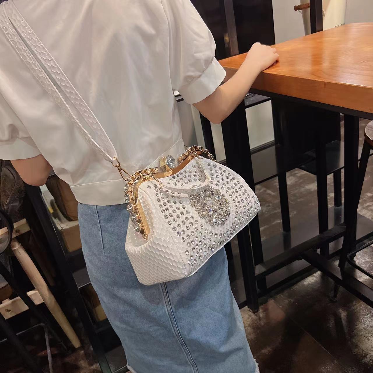 New Luxury Fashion Diamonds Women's Handbags Leather Design Clip ...